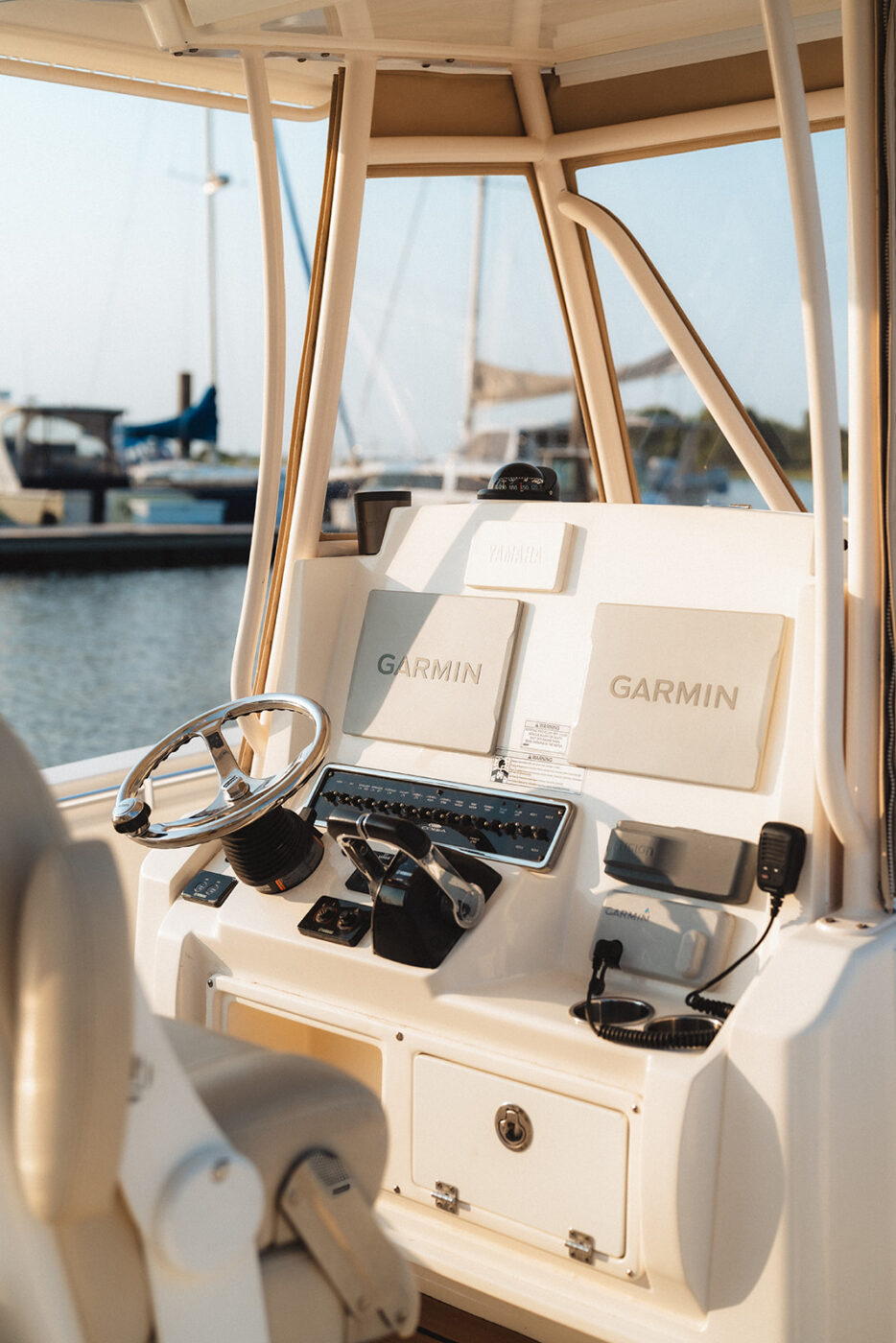A Guide to Properly Using a VHF Radio on the Water | Morningstar Marinas